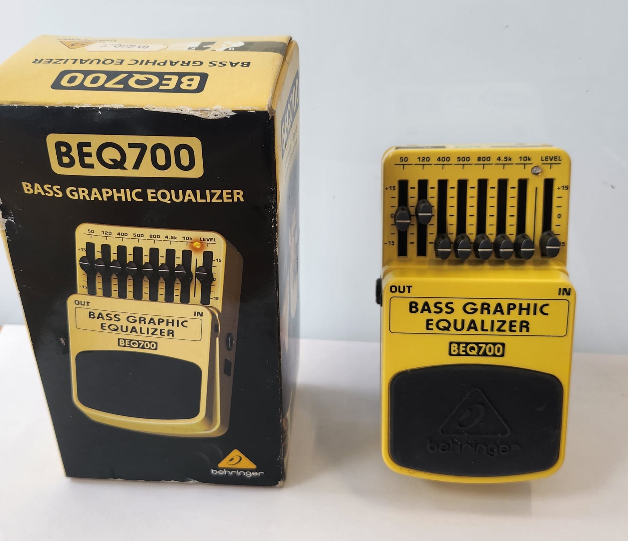 Pre-owned Behringer BEQ700 Bass Graphic Equalizer Pedal | Boxed with ...